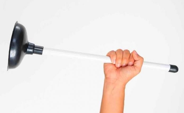 Different types of plungers and their uses for toilets